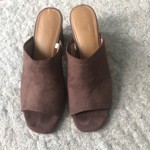 Universal Thread | Shoes | Brown Open Toed Mules | Poshmark